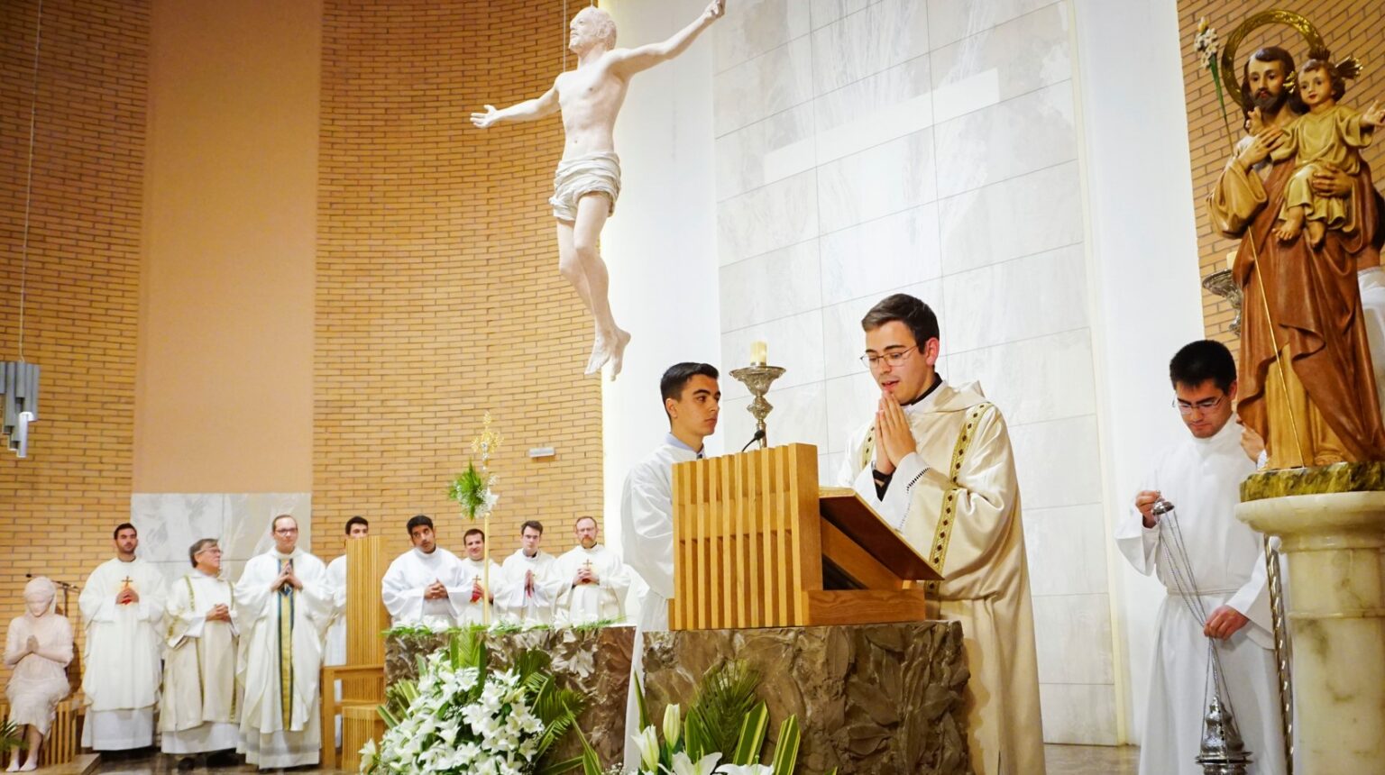 Fotos de la Primera Misa de Rafael - Parroquia San Juan de Ávila