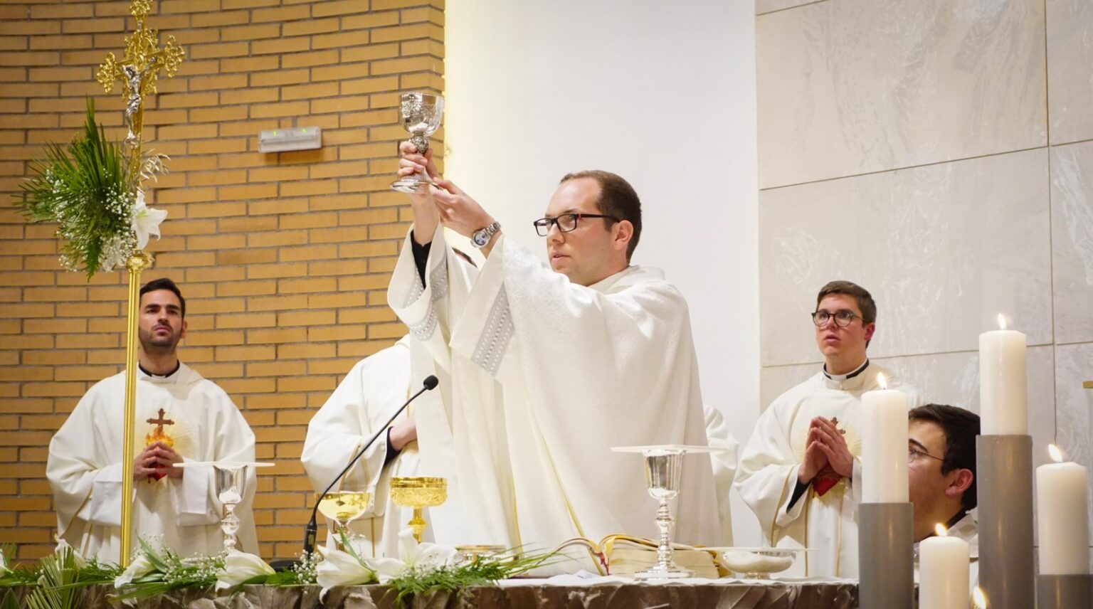Fotos de la Primera Misa de Rafael - Parroquia San Juan de Ávila